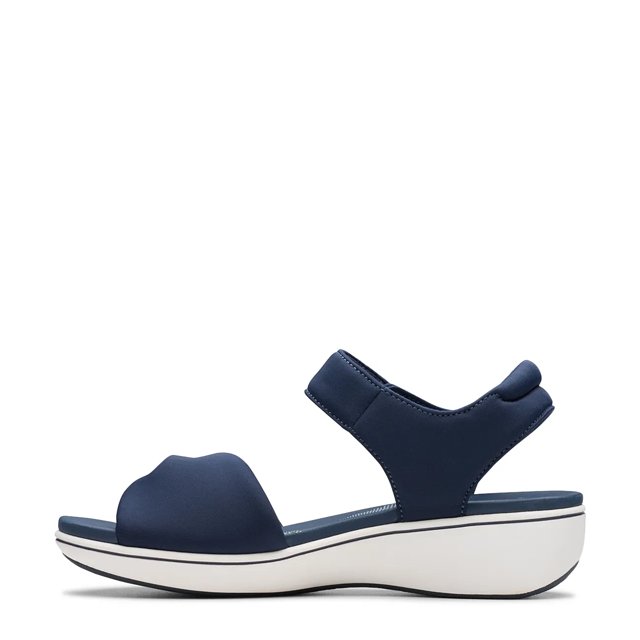 Clarks Women's Breeze Rae Sara Sandal | DSW Canada